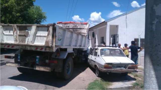 Un bebé sufrió heridas graves en la cabeza tras un choque entre un auto ...