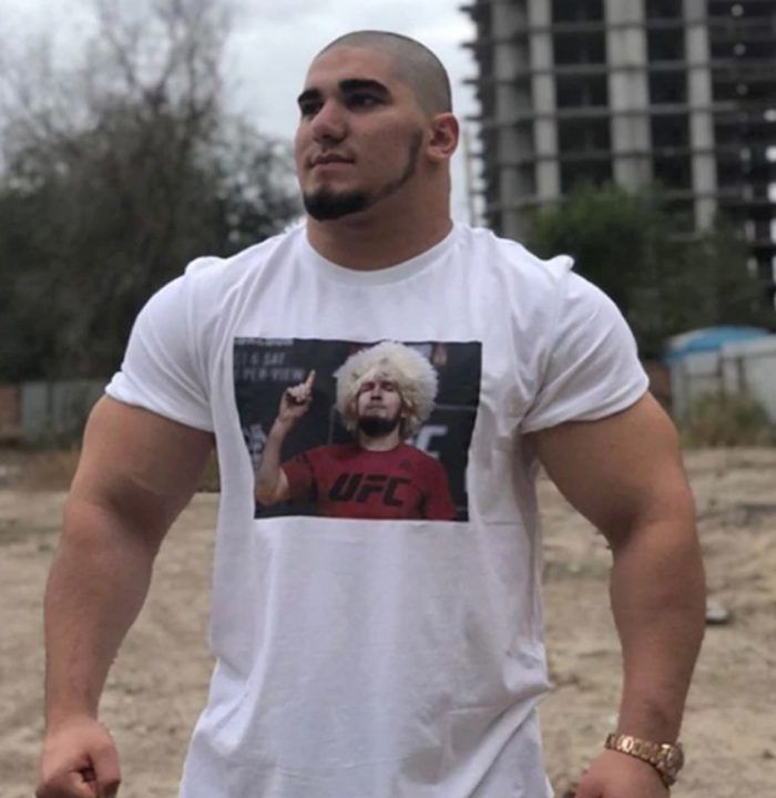 El Hulk ruso de 17 años tuvo un debut salvaje en la MMA