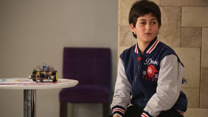 Lucas Rada, el mendocino de 12 años que desarrolló un robot luchador de ...