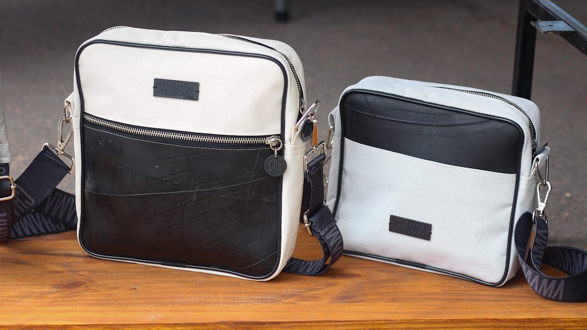 Una joven recicla caucho y cortinas blackout, fabrica bolsos y da ...