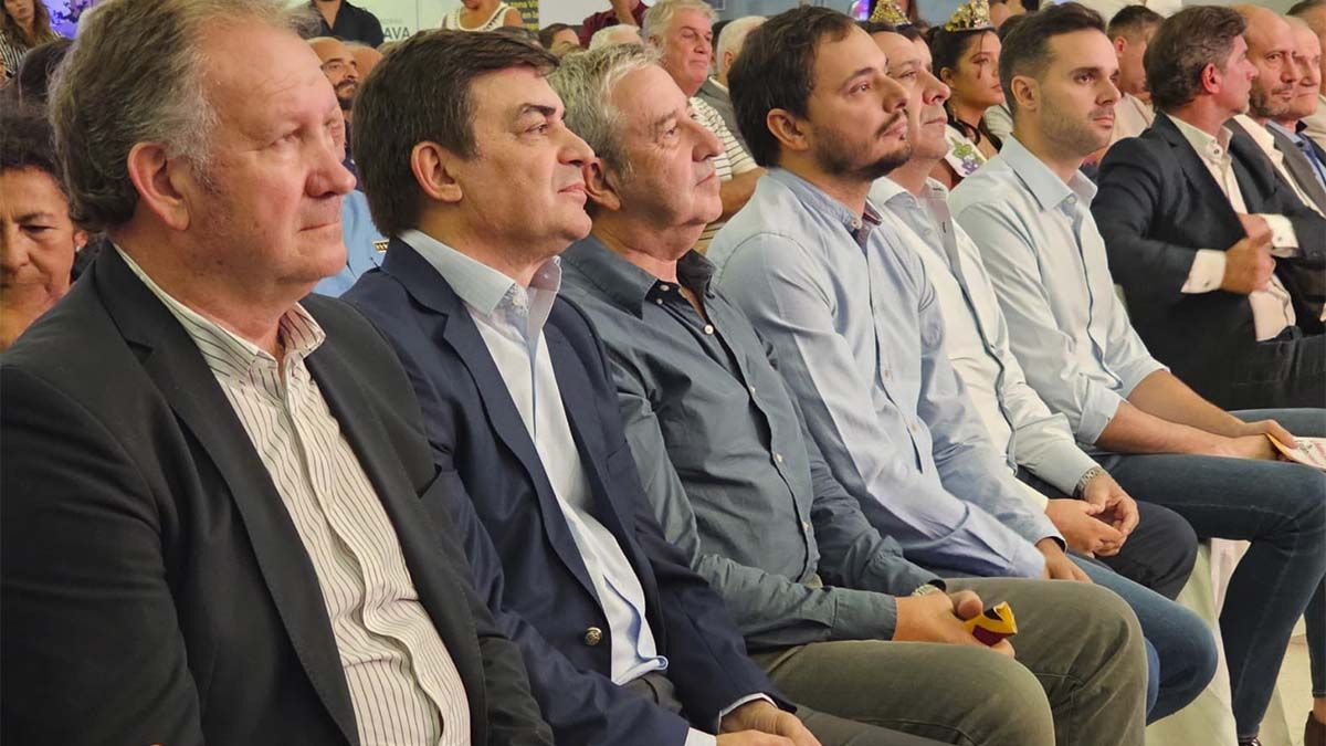 Julio Cobos se mostró con De Marchi tras una semana de tensiones entre ...