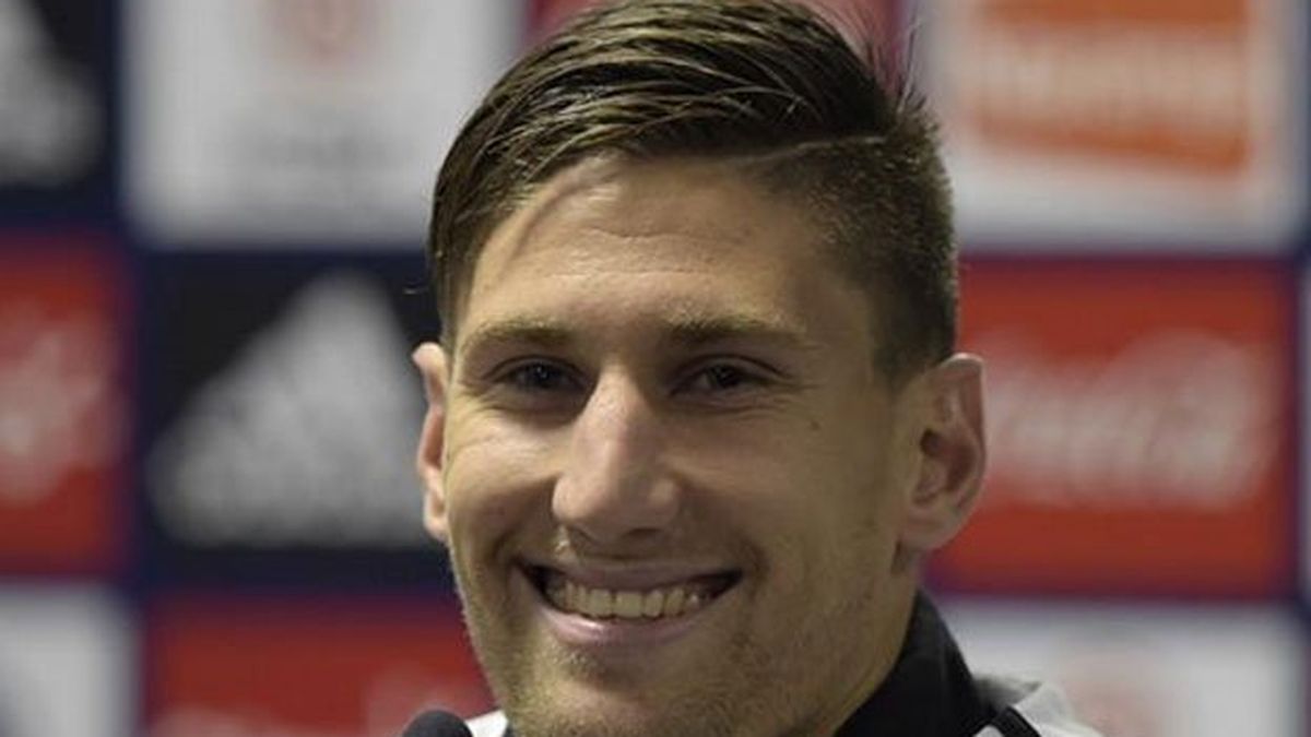 Federico Fernández se despidió del Nápoli para sumarse a su nuevo club