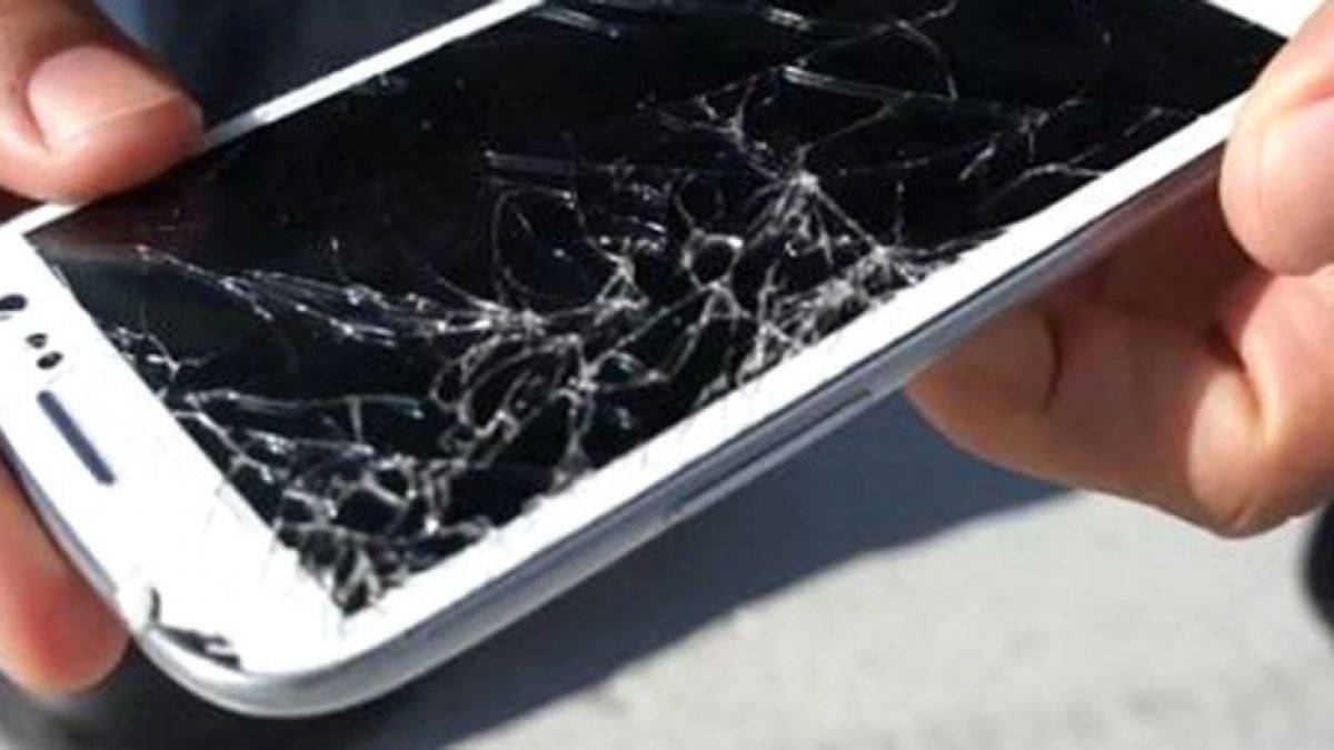 Cuidado: así es la estafa del celular roto