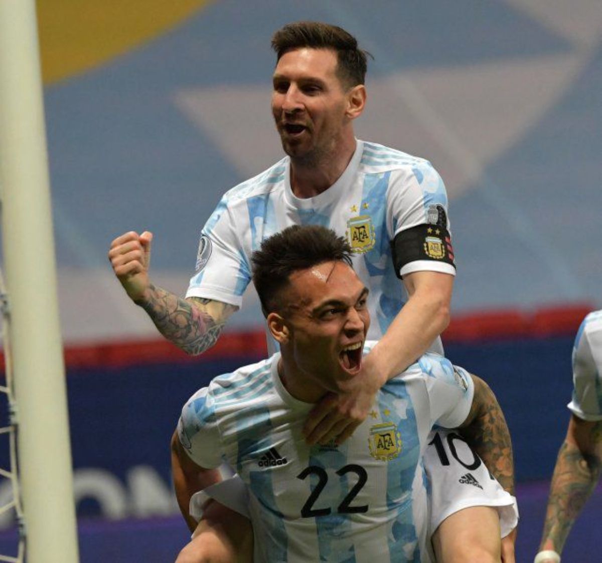 Messi y Lautaro Martínez, nominados al Balón de Oro