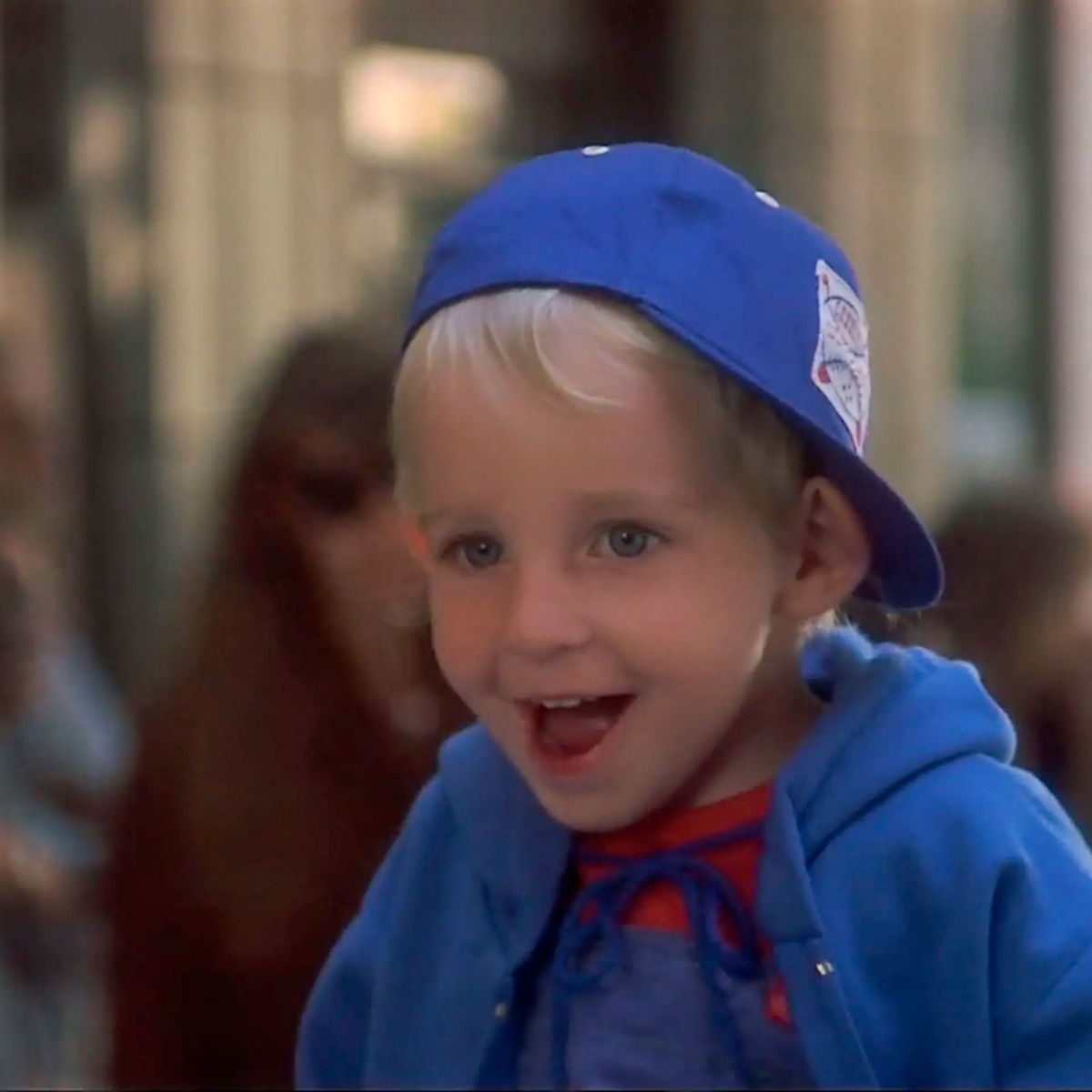 A casi 35 años, así luce el actor que interpretó a Mikey en la película ...