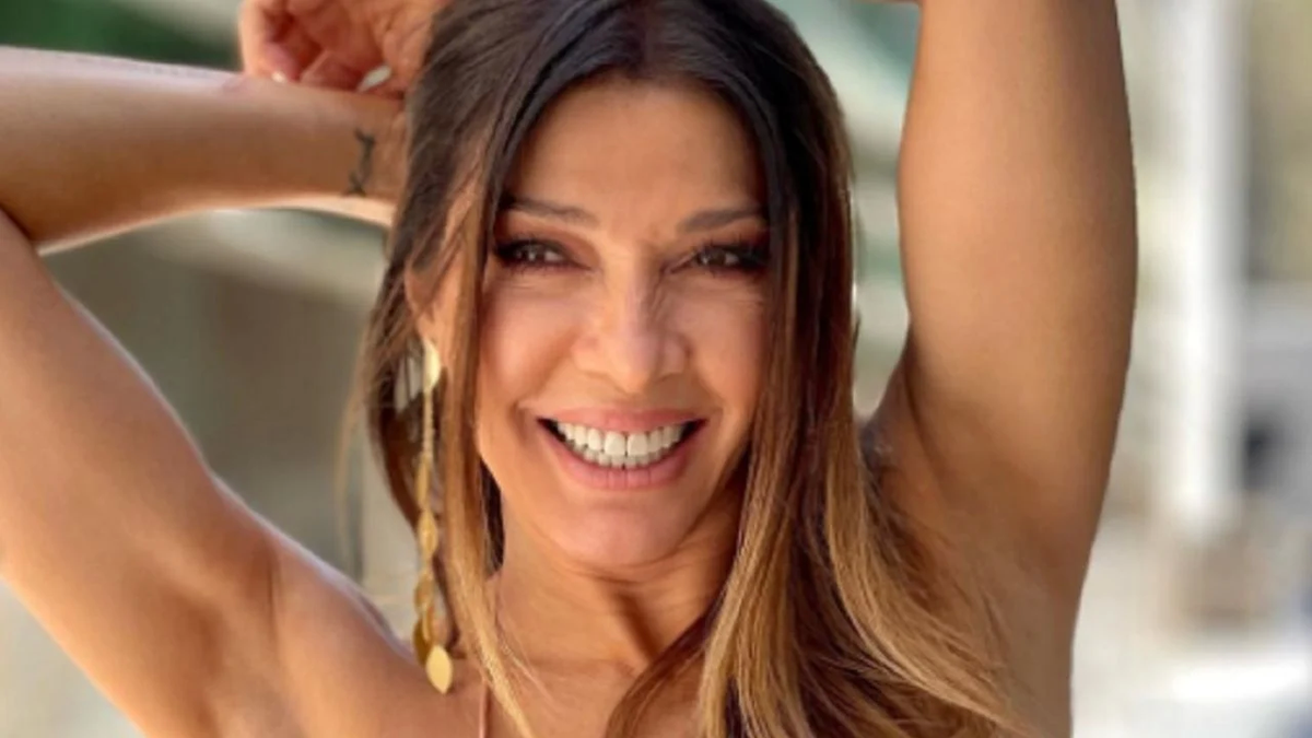 Cathy Fulop entrena en calcitas de látex color shock y marca hasta el último centímetro