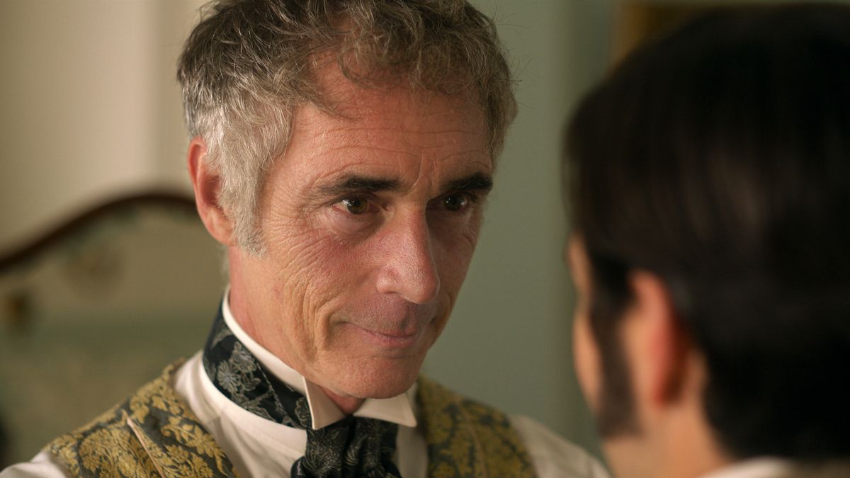 Con 59 años, descubre cómo se ve hoy el actor Greg Wise, quien hizo de ...