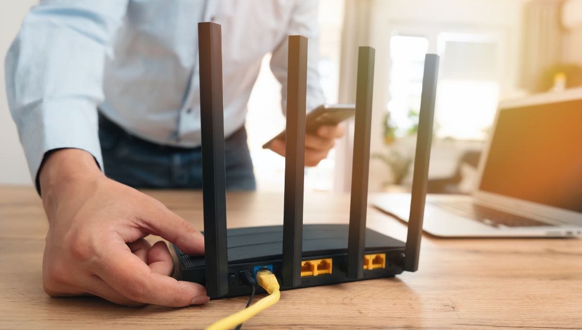 Quien tiene libre un puerto USB en el router del internet tiene un ...