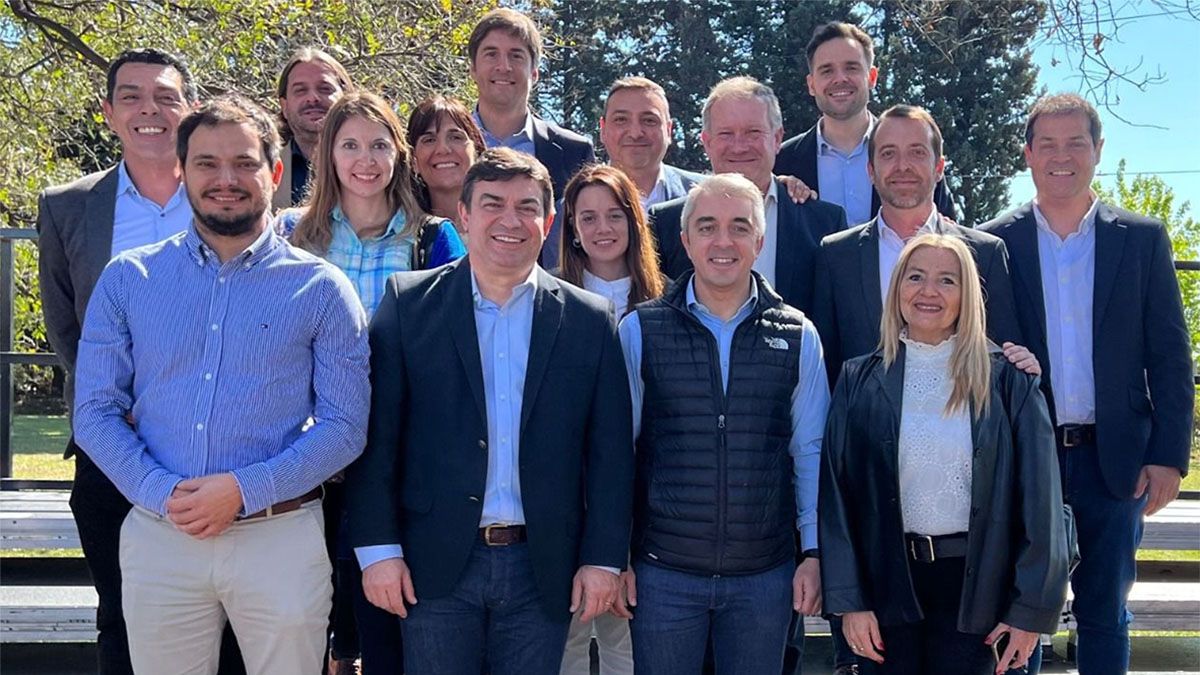 De Marchi organizó un encuentro federal junto a Rodríguez Larreta y 150 ...