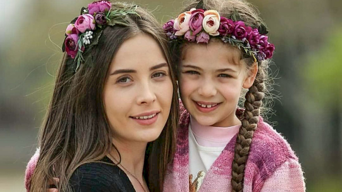 Así se ve Selin Sezgin, la madre de Elif, a 10 años del estreno de la ...