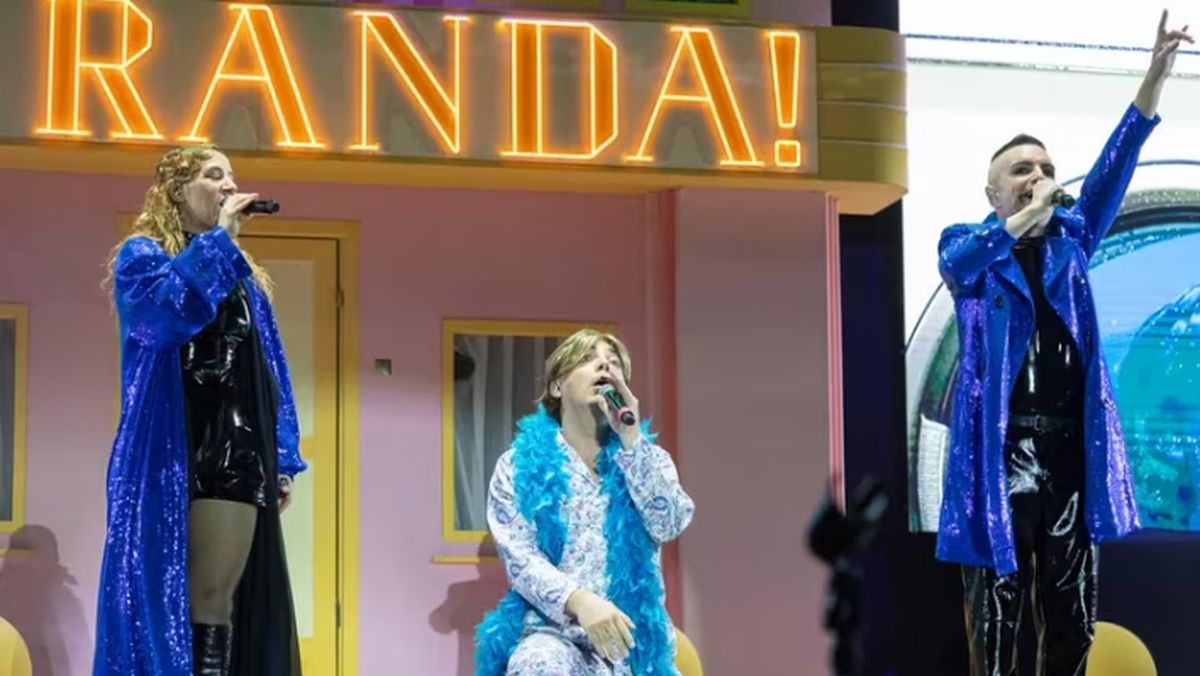 Miranda se presentó en Ferro ante 30 mil personas y hubo chape con Lali ...