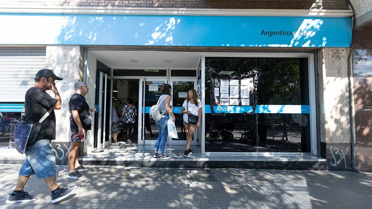 Calendario de pagos ANSES: quiénes cobran hoy viernes 14 de marzo