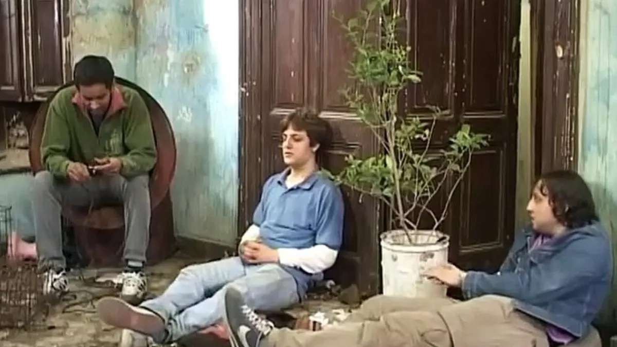 ¿Cuál es la trama de la serie Okupas con Rodrigo de la Serna?