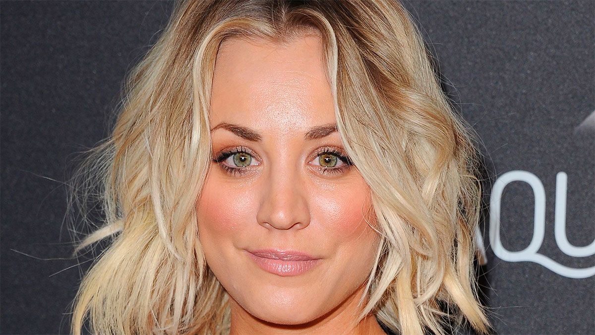 Es exclusiva de Prime Video, acaba de estrenar y Kaley Cuoco la rompe toda