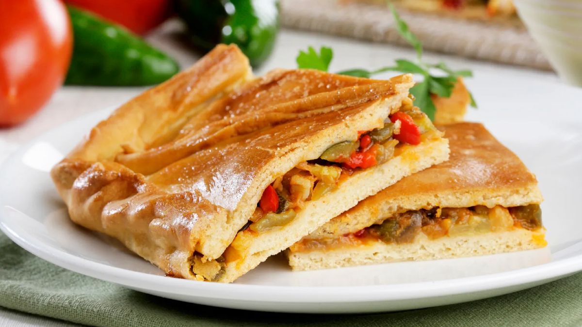 Empanada gallega, la receta sencilla con masa casera y un relleno ...