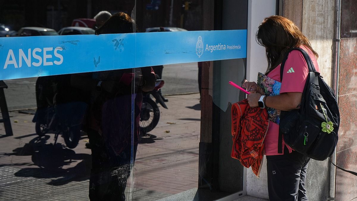 Calendario de pagos ANSES: quiénes cobran hoy viernes 4 de julio