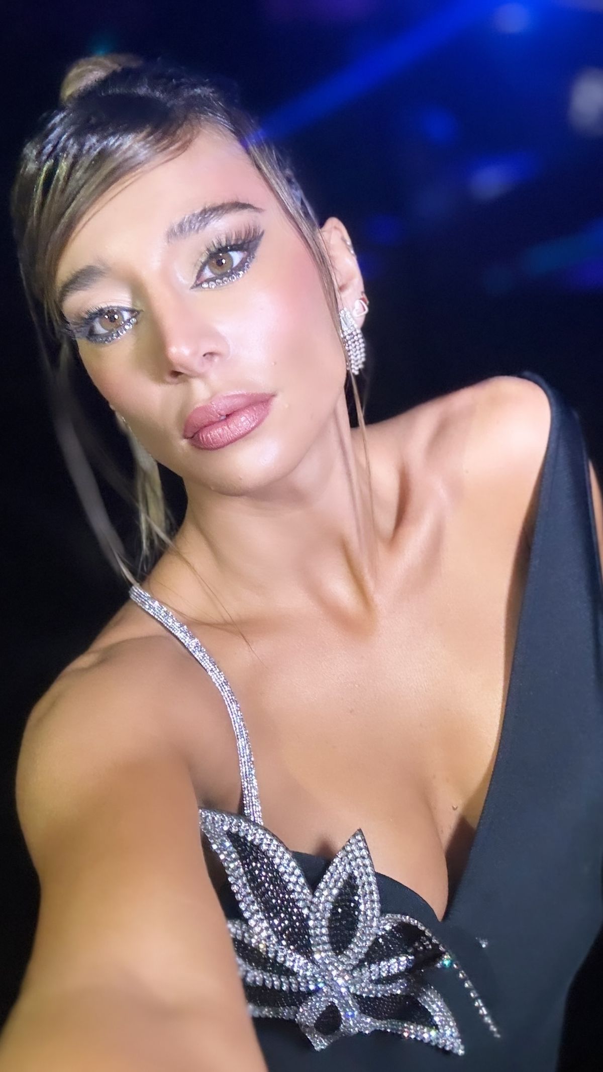 Con look ultra silver y futurista, Sol Pérez confirma que es la robot más sexy