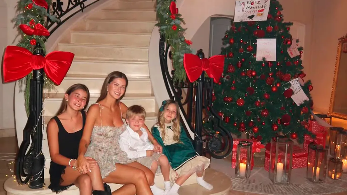 Escándalo por el look de la hija de la China Suárez en Navidad