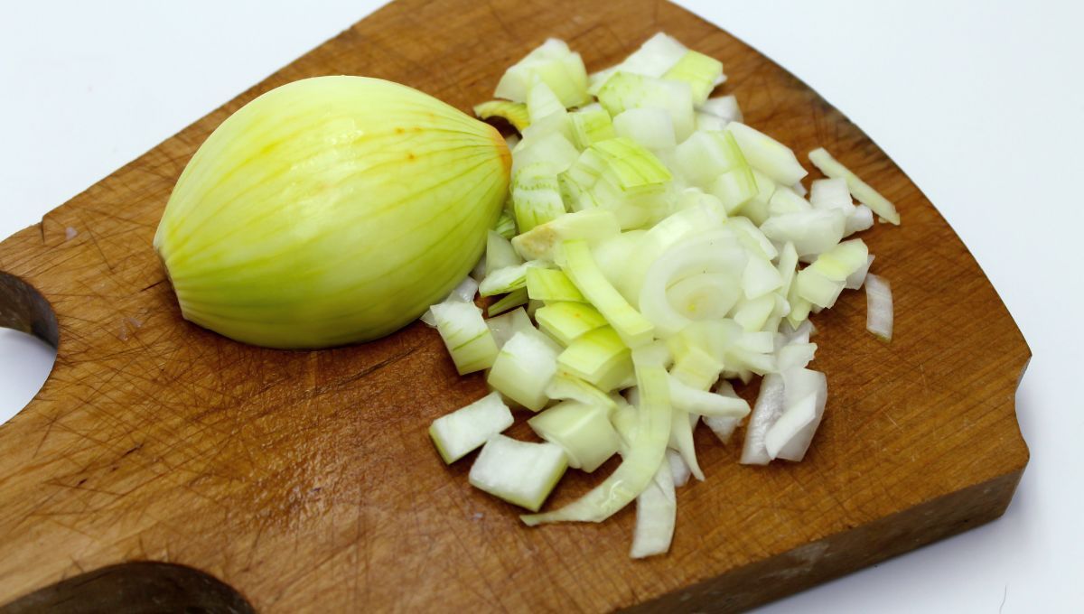 Deja de llorar al cortar la cebolla con este truco de cocina: solo ...