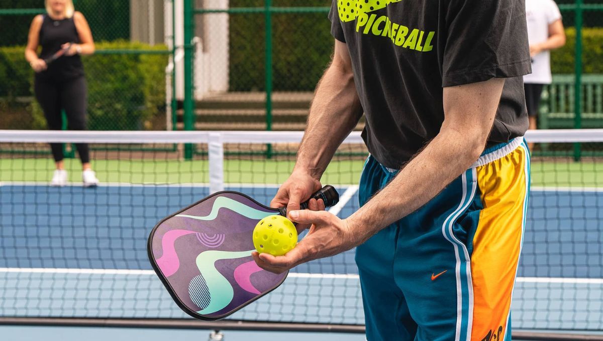 ¿Qué es el pickleball, el deporte que hizo Matthew Perry antes de morir?