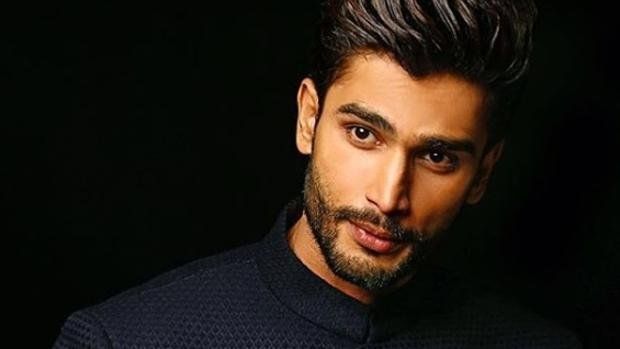 Ahora dicen que este indio es el hombre más lindo del mundo