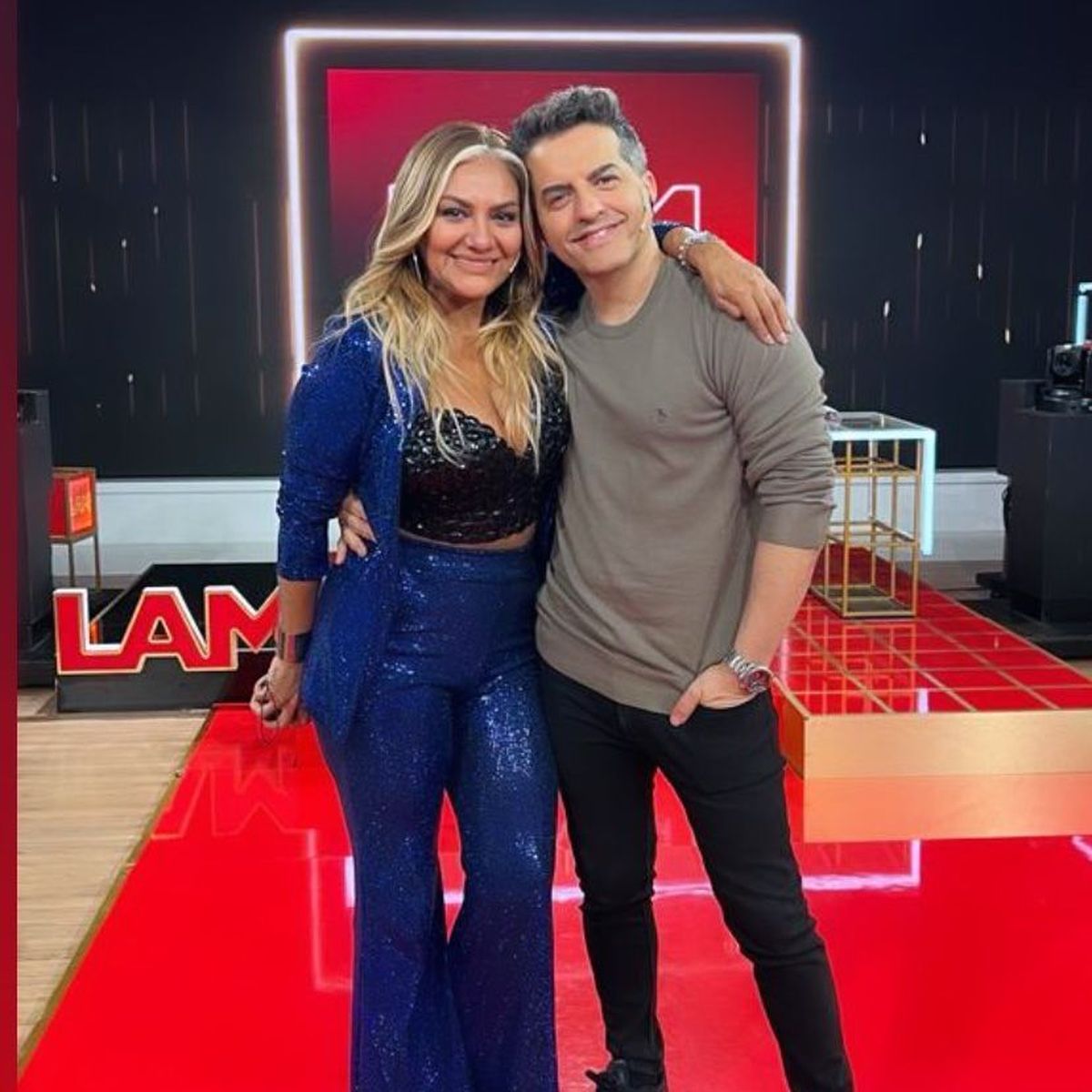 En brassier fajado y pantaloncitos shiny, Gladys la Bomba Tucumana ...