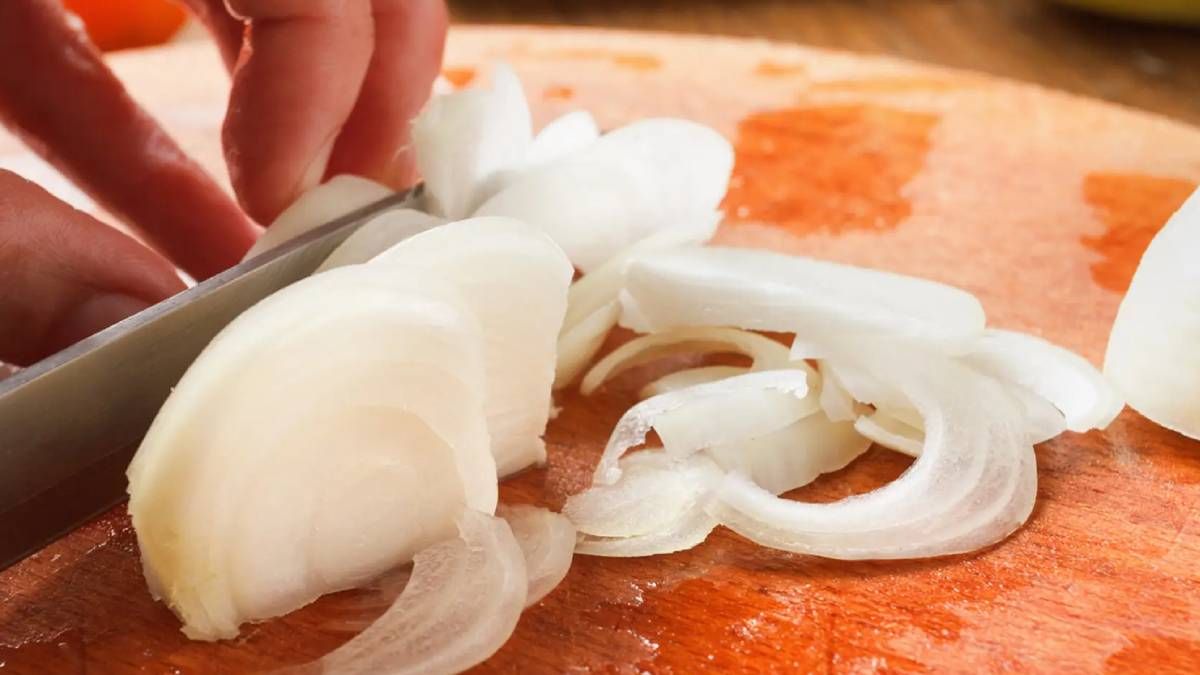 Beneficios de comer cebolla cruda