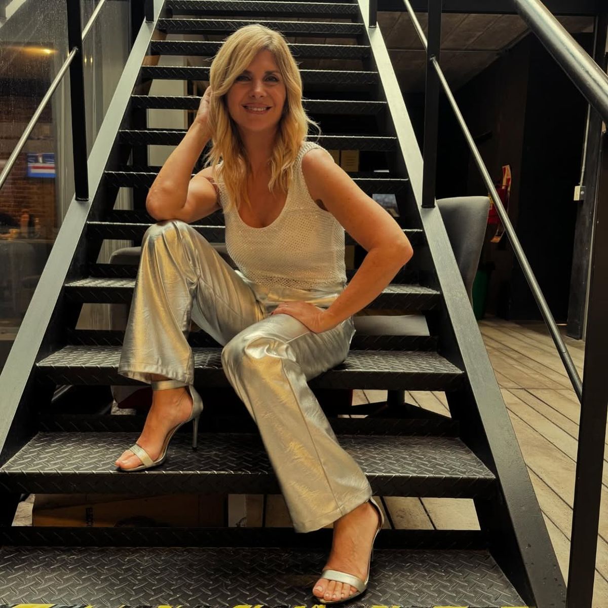 A sus 54 años, Débora Plager posa en ropa interior off-white en clave ...