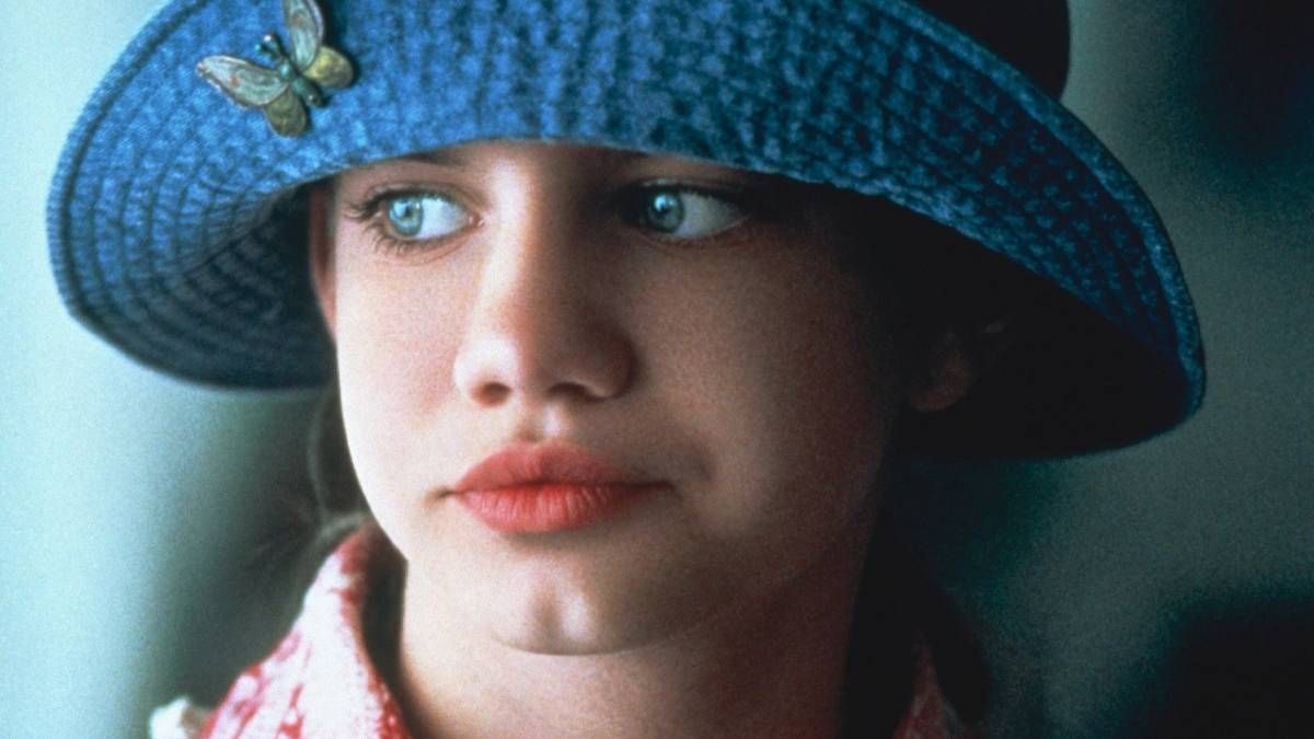 Respira hondo para ver cómo luce la niña de Mi primer beso, Anna Chlumsky