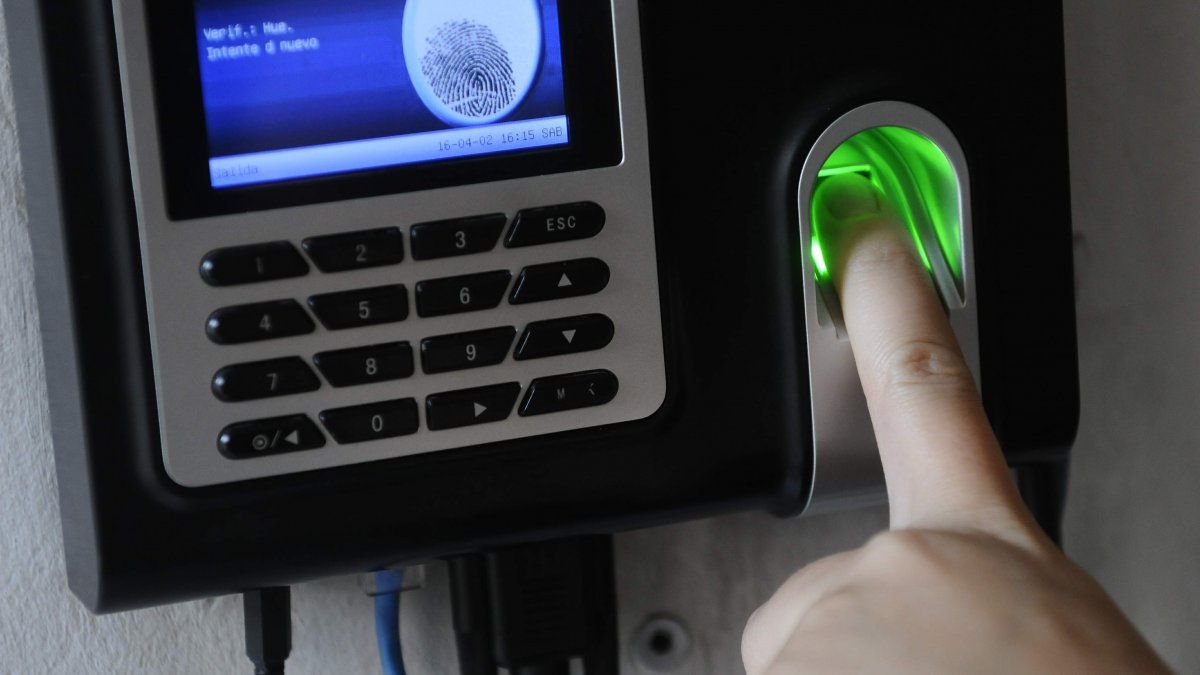 Controlarán asistencia de los estudiantes con un sistema biométrico