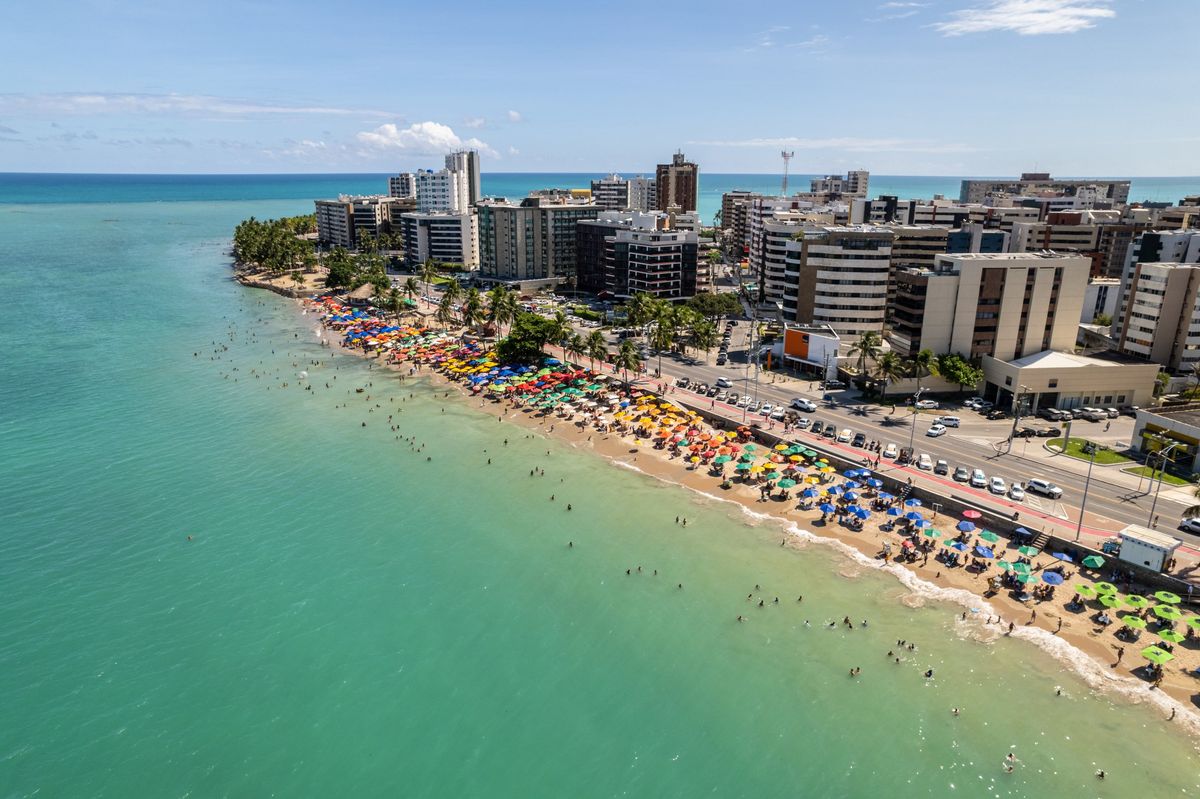 El destino caribeño de Brasil que tiene playas de arena dorada y aguas ...