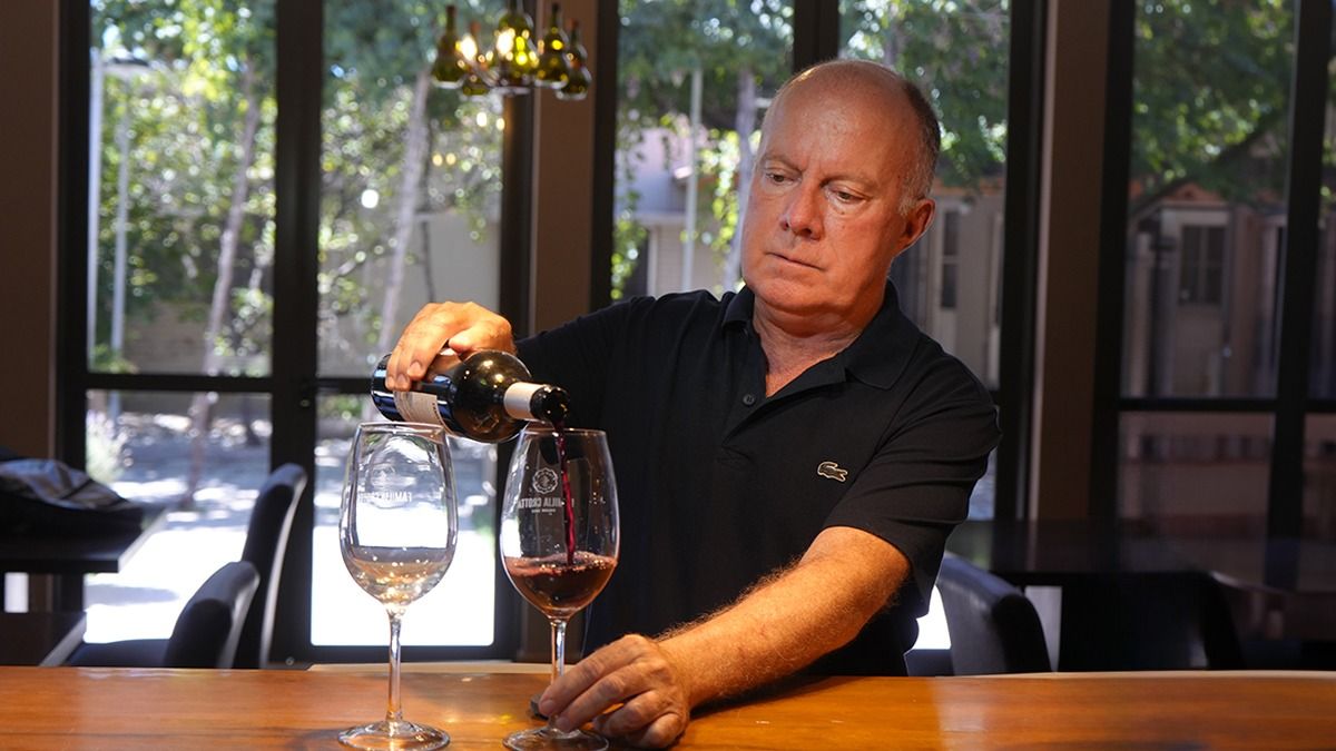 Con un legado casi centenario en la vitivinicultura, Carlos Crotta se ...