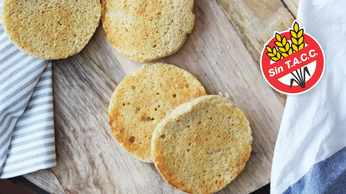 El esponjoso pan casero sin TACC para hacer en menos de un minuto en el microondas