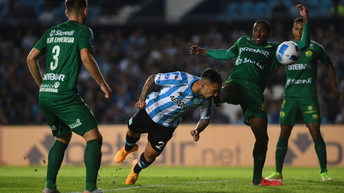 Racing trasladó su racha invicta a la Copa Sudamericana