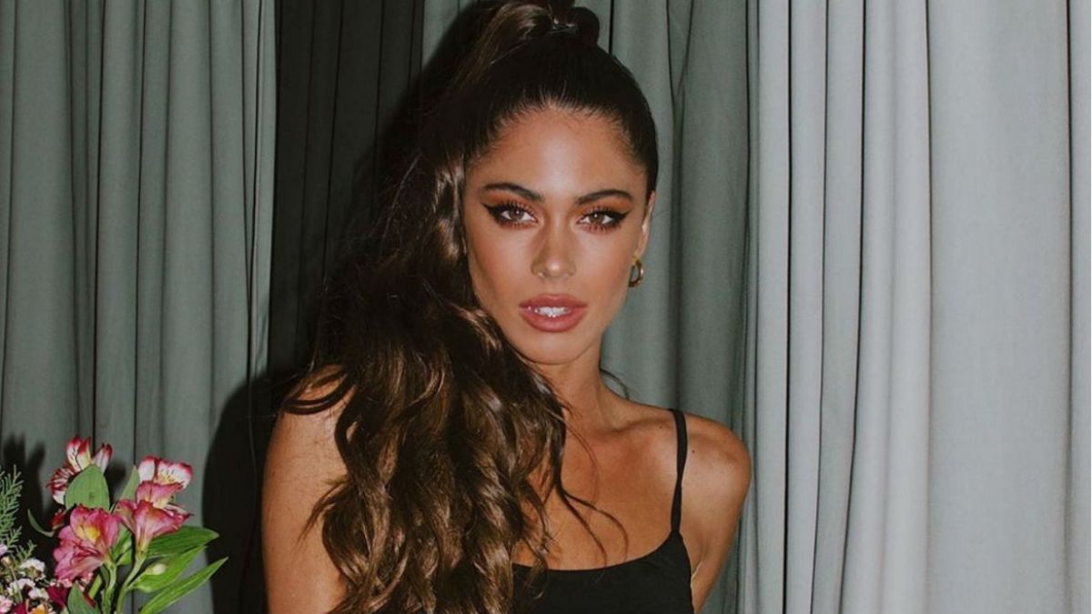 ¡Explosiva! Tini le copió el look a Rihanna y arrasó