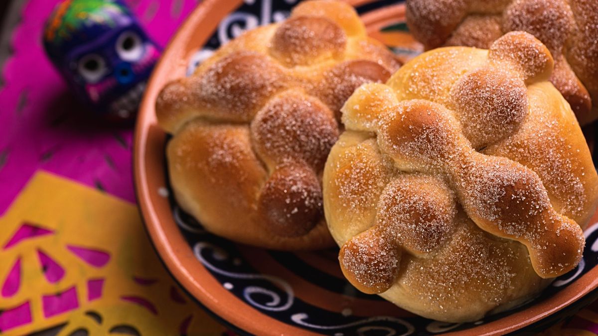 Cómo hornear Pan de muerto: la receta de México con historia y ...