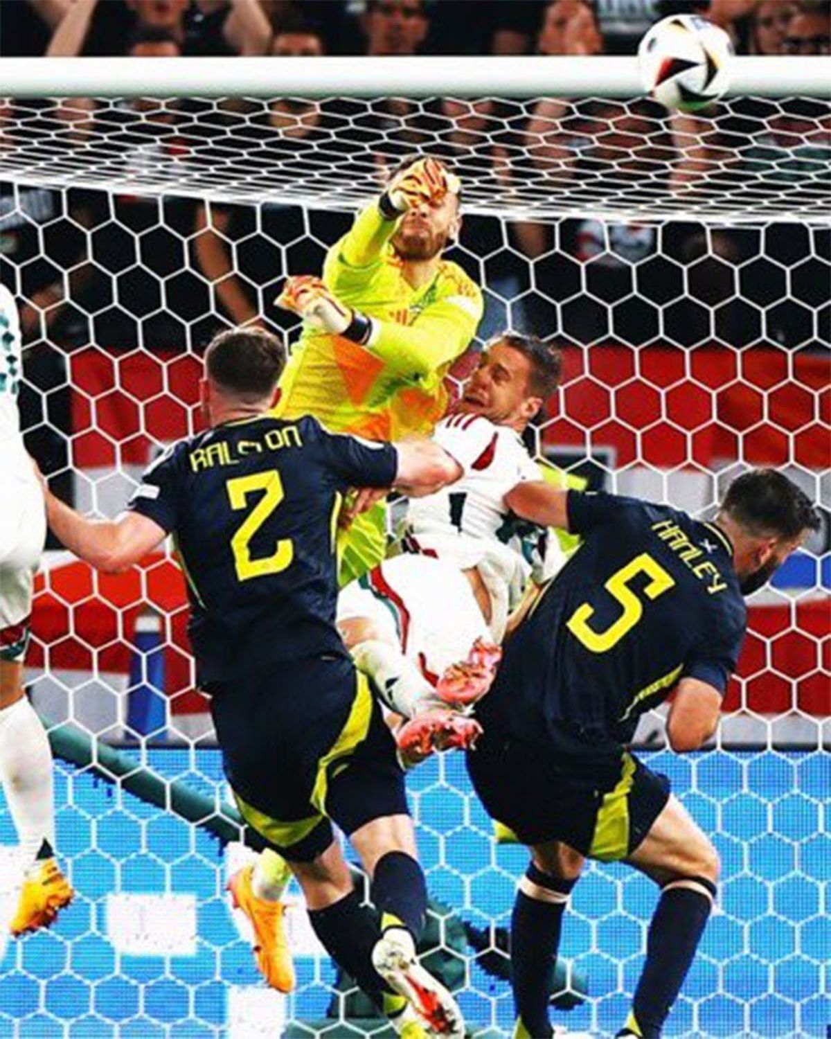 Susto en la Eurocopa: Barnabás Varga, jugador de Hungría, vivió un duro ...