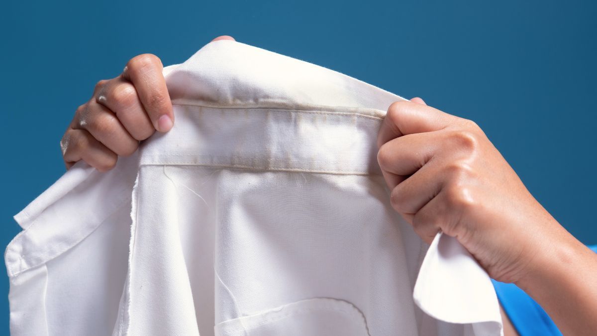 Blanquea el cuello de las camisas blancas con este truco casero en solo ...