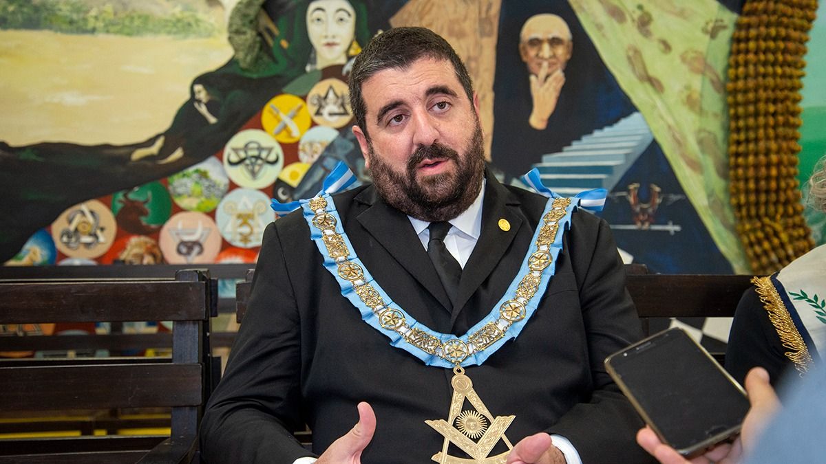 El Gran Maestre Masón Pablo Lázaro vino a Mendoza y mostró un notable ...