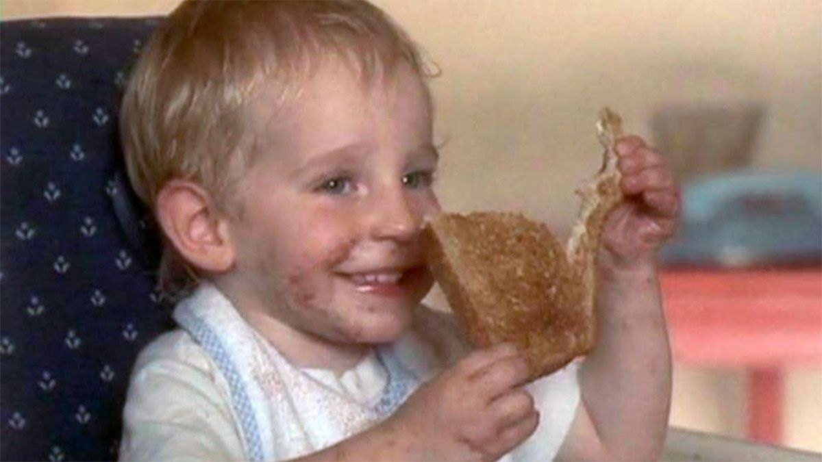 A casi 35 años, así luce el actor que interpretó a Mikey en la película ...