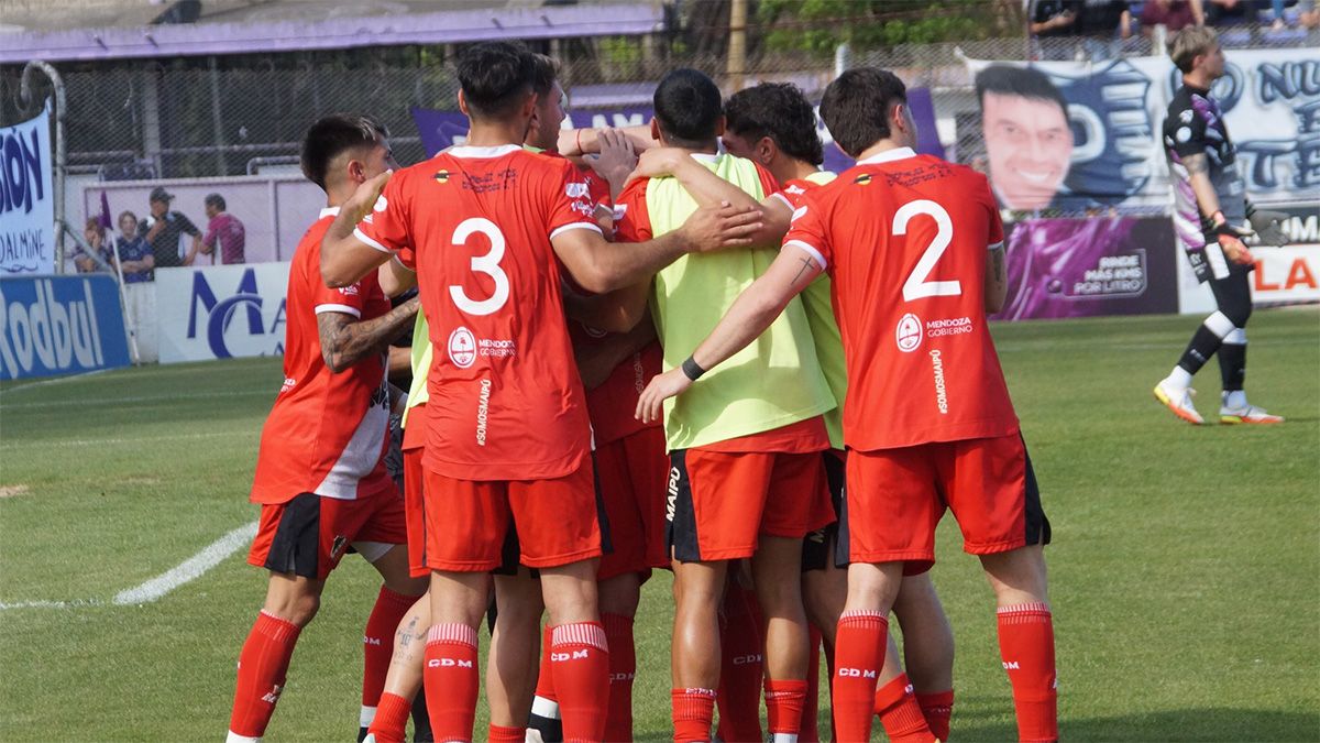Deportivo Maipú le ganó un partidazo a Villa Dálmine y alcanzó a Independiente Rivadavia