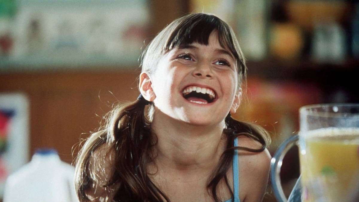 ¡No podrás creerlo! Así luce hoy Sarah Baker de Más barato por docena a ...