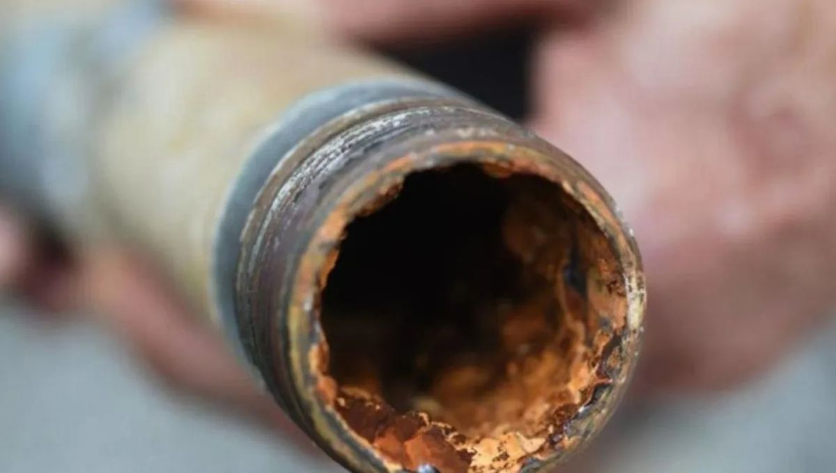 Cómo remover en minutos el sarro pegado en las cañerías usando un ...