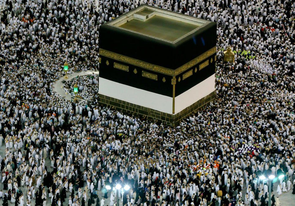 Más de dos millones de musulmanes peregrinan hacia La Meca