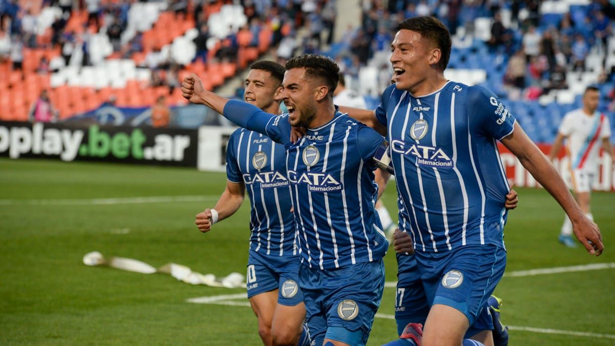 Martín Ojeda y un golazo que le dio otra alegría a Godoy Cruz