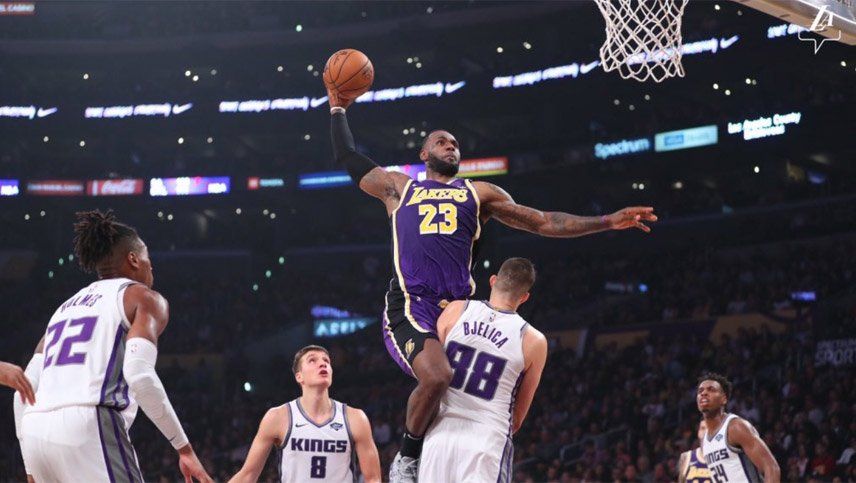 ¡Impresionante! LeBron James protagonizó la mejor volcada del 2019