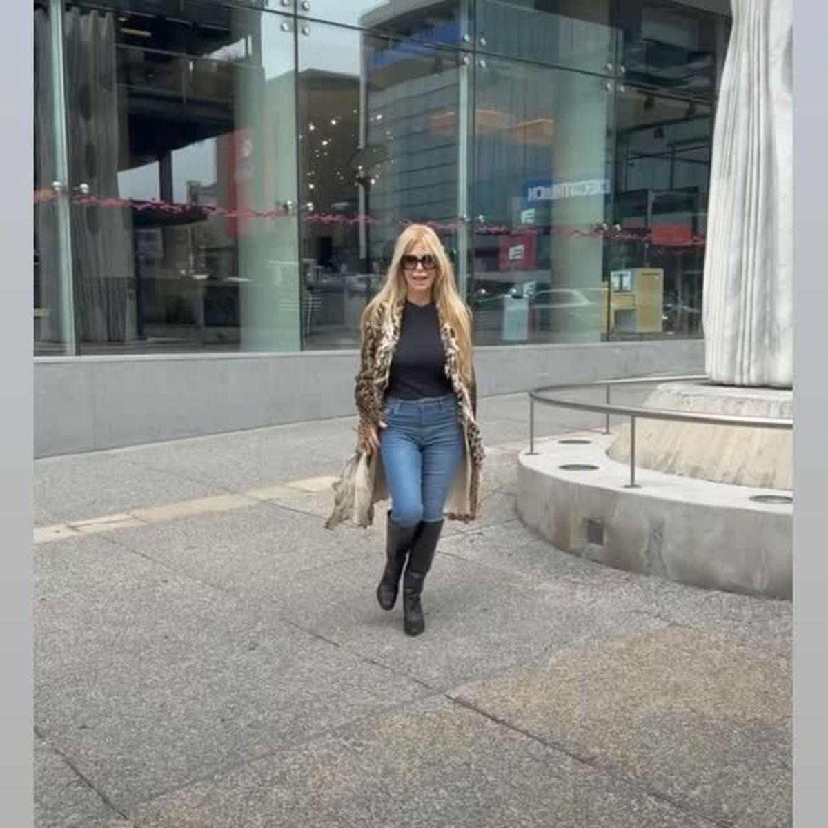 A sus 71, Graciela Alfano confirma que el animal print se lleva mob wife y ultra ceñido