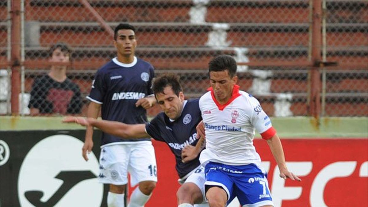 En un final apasionante, la Lepra logró un punto ante Huracán