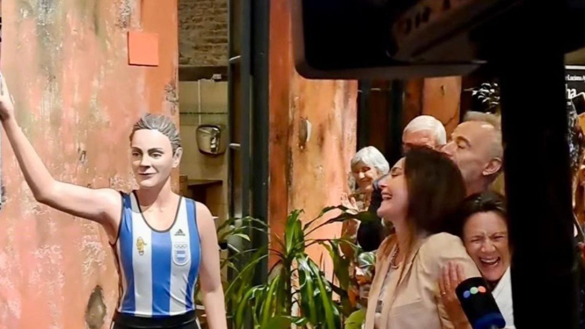 Luciana Aymar y un merecido homenaje: ya tiene en Rosario su propia estatua