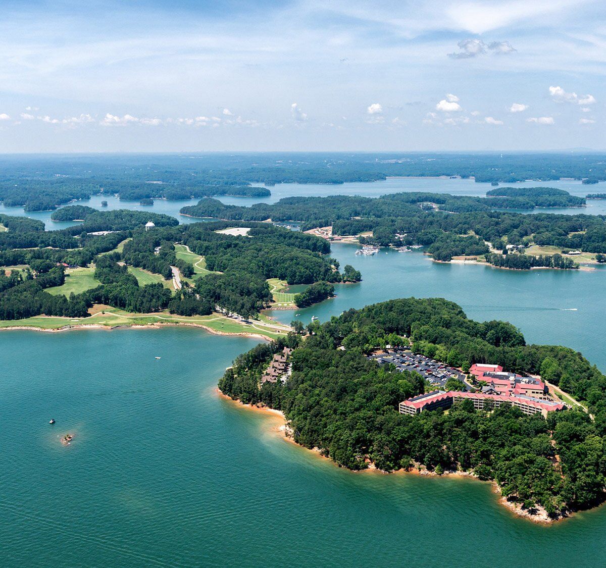 El lago de Estados Unidos que fue construido sobre un pueblo y oculta ...